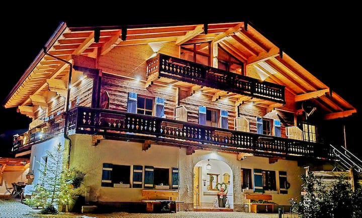 Double Room No. 7 At The Etzerschlössl Guesthouse - Berchtesgaden