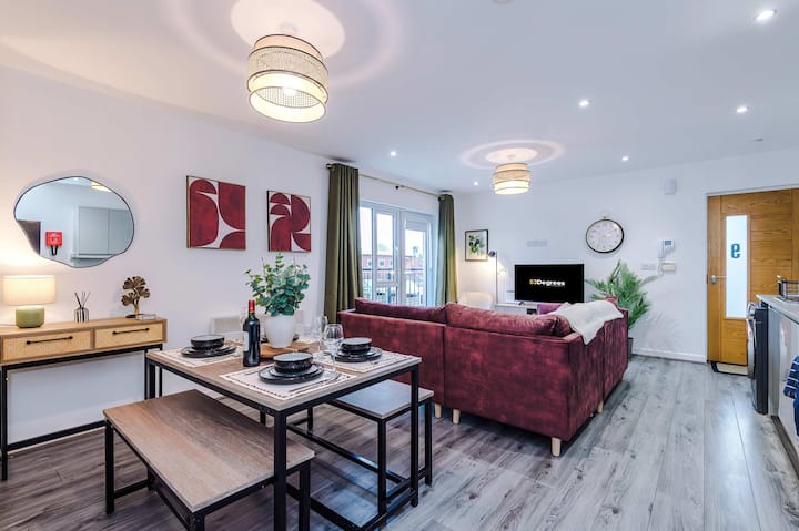 Centrally Located Flat Off Formby High Street! - Southport