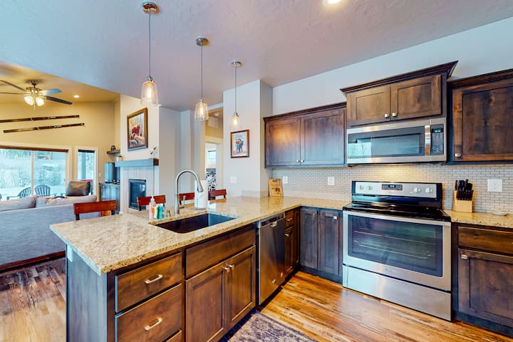 Rustic-modern Home Near Golf & Skiing - Payette Lake, ID
