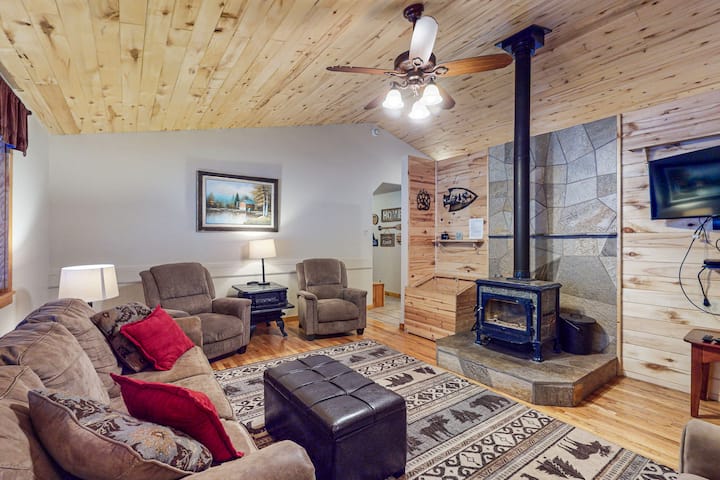Welcoming Retreat - Walk To Town & Payette Lake - McCall, ID