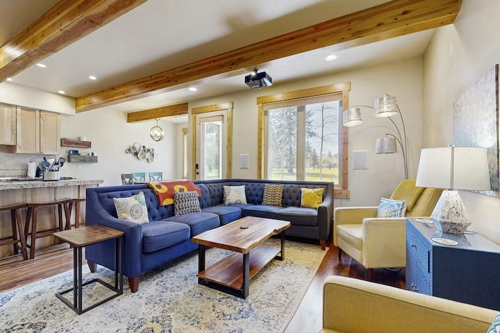 Golf Course Townhome Peloton & Ev Charger - McCall, ID