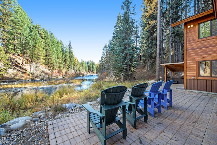 Payette River Retreat With Hot Tub & Views - McCall, ID