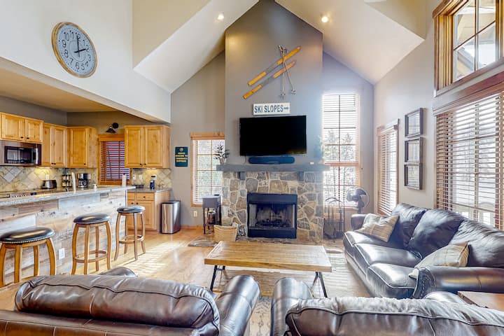 Tamarack Ski-in/out With Hot Tub & Views - Tamarack Ski Resort, ID