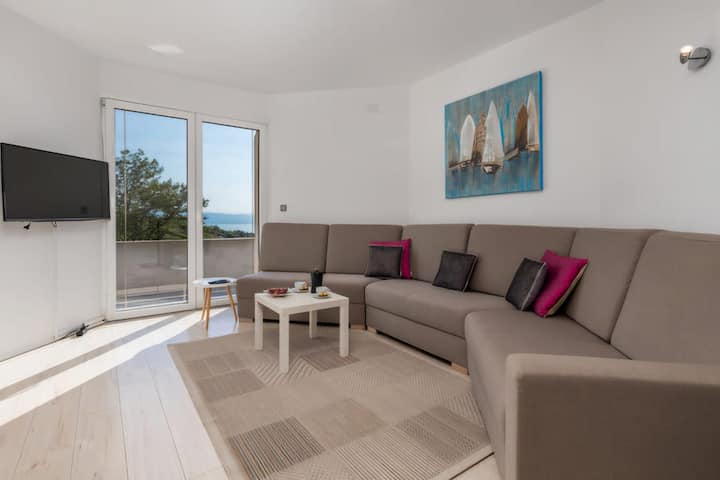 K-25227 Maison Confortable Avec Une Piscine Icici, - Opatija
