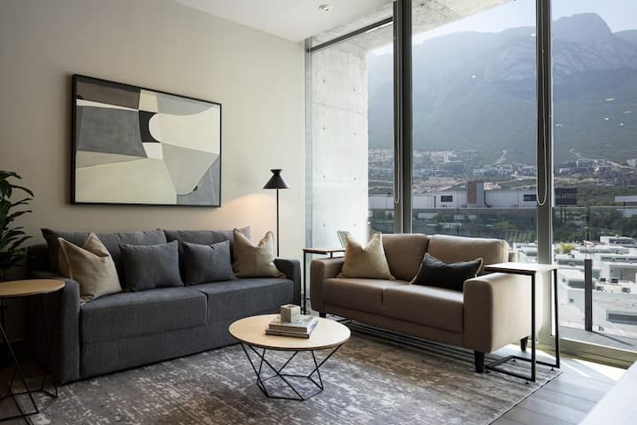 Mountain View Stay: Pool & Gym Included - Santa Catarina