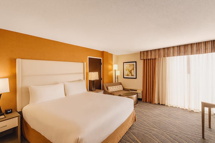 Downtown Comfort Near Shops & Waterfront - Portland, ME