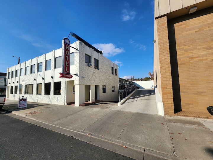 Hotel Pendleton | King | Round‑up Access - Pendleton, OR