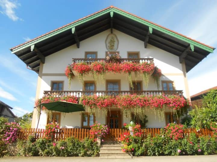 Shared Room With Shower/wc On The Farm - Frasdorf