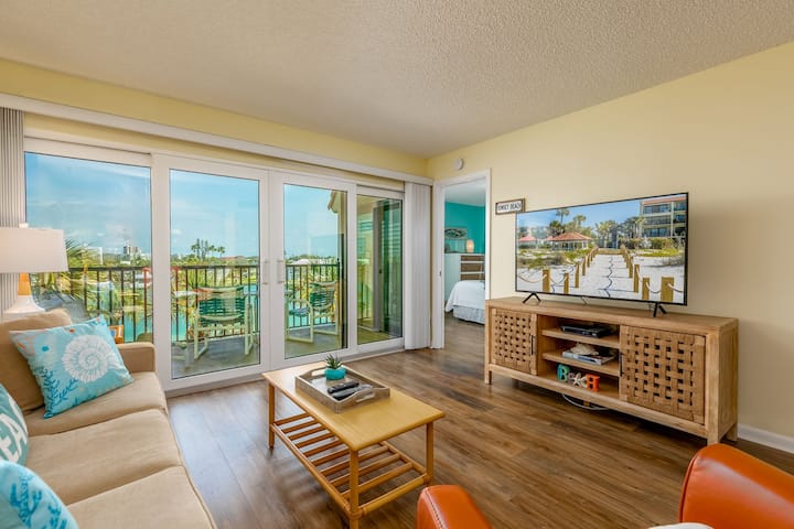 4th Floor Condo With Water Views - Treasure Island, FL
