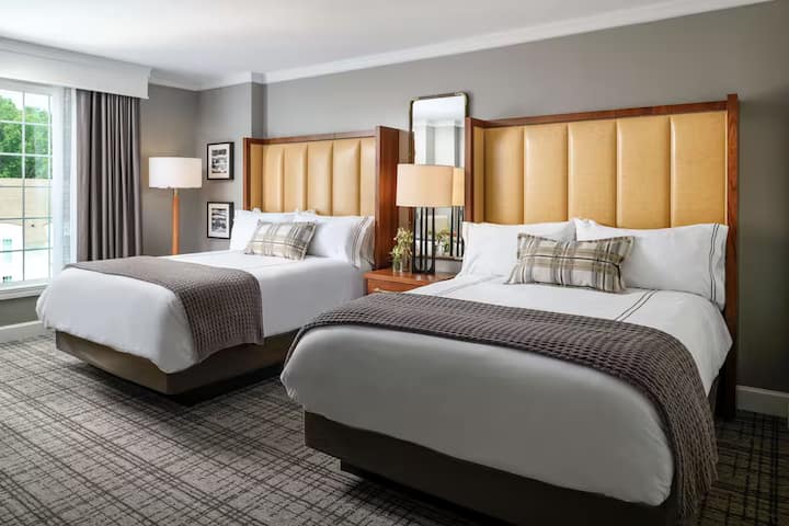 Experience Golf & Wine On Your Stay L 4 Rooms - Lake Lanier, GA