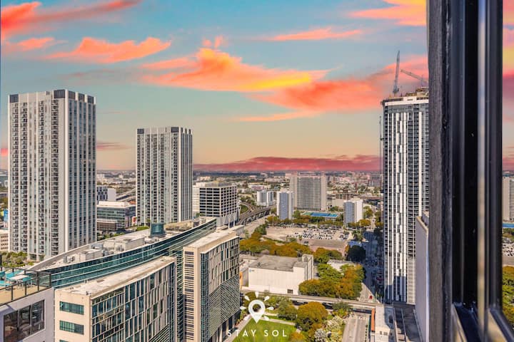 Skyline Views | Smart Luxury | Chic 2br |Miami - Miami, FL