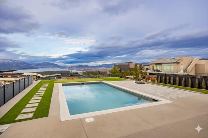 Kelowna Retreat | Pool, Views, 5 Ensuites - West Kelowna