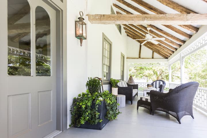 Historic Haus | 5 Mins To Round Top| King Beds - Round Top, TX