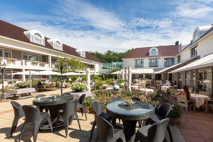 Relax In A Tastefully Designed Room With Pool! - Doorn