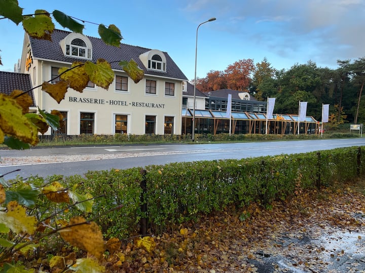Unwind In Zeist With Pool, Dining & Parking - Doorn