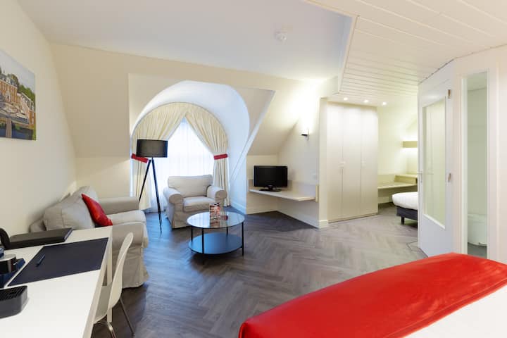 Comfortable Stay W/ On-site Dining, Free Parking - Amersfoort