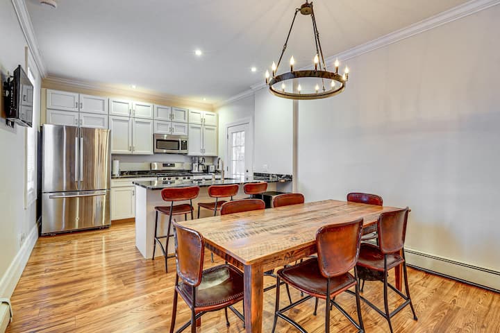 Walkable Gem W/ Deck: Stay & Play In Ellicottville - Ellicottville, NY