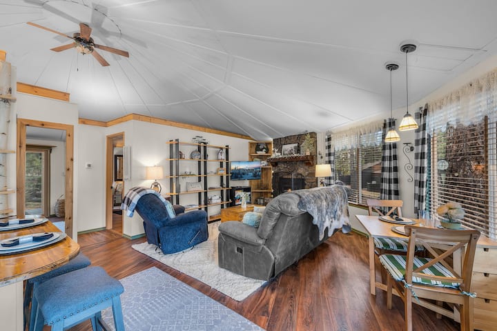 Octogon Cabin With Sharc Passes, Close To Village - Sunriver, OR