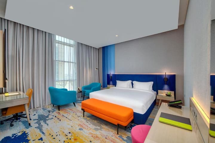 Stylish Room With City Views Next To Al Wahda Mall - Abu Dhabi
