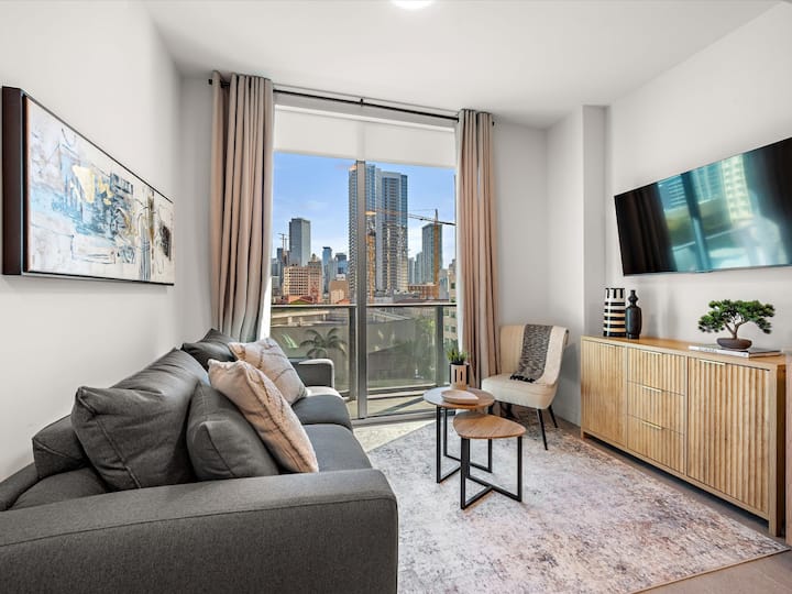 Miami Modern City Apartment - 1br | 501 First 702 - Miami, FL