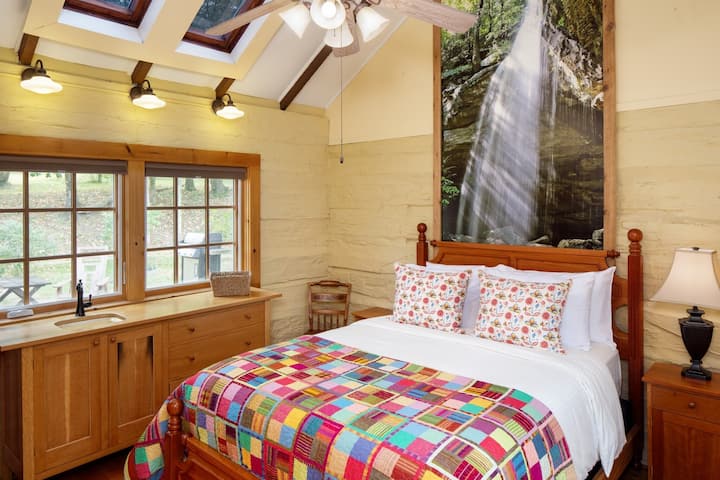 Pet-friendly Cottage Stay W/ Free Parking - Berea, KY