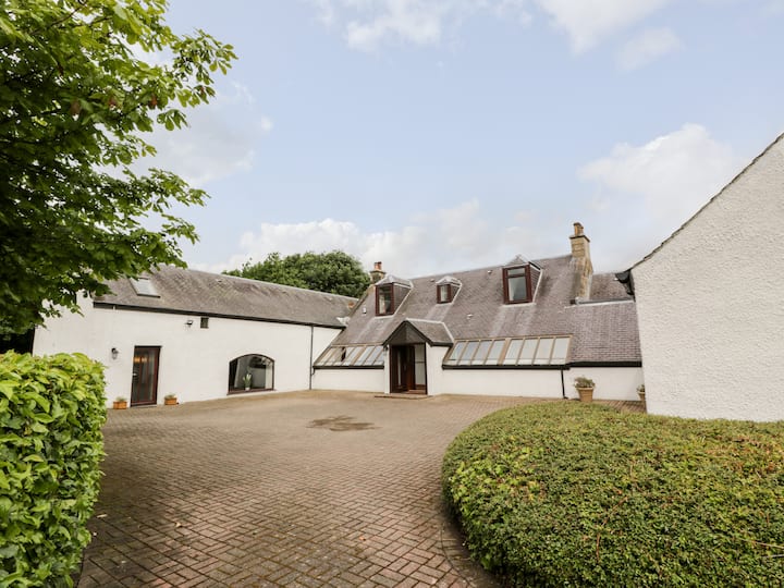 Shieldhill Farm House - Falkirk