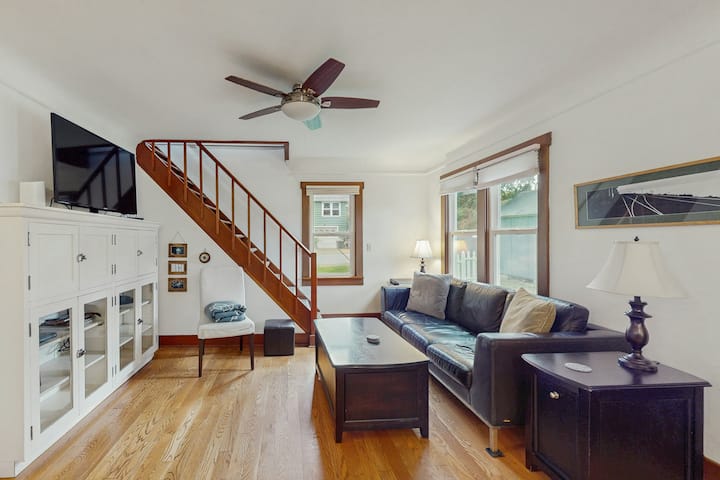 Spacious Home With Kitchen, Wifi, Front Porch & - Shoreline