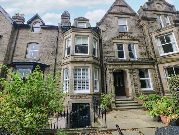 Spa House - Castleton