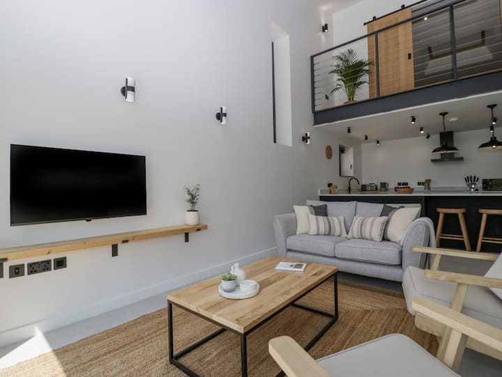 Basswood Barn - Bruton