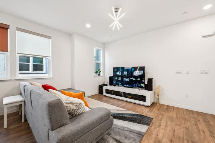 Bright 3br/3ba San Jose Townhome | Great Location - Milpitas, CA