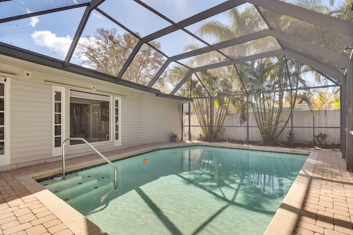 Poolside Oasis! Family Escape In Safety Harbor - Safety Harbor, FL