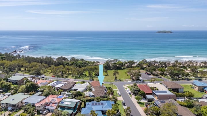 Diamond View - Relaxed Ocean Views, Pet Friendly - Coffs Harbour