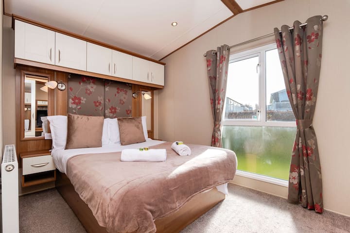 Seton Sands | 3br Luxe Caravan - Wi-fi - Sleeps 7 - Haddington