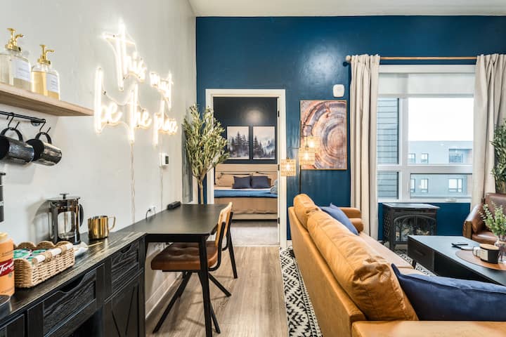 Top Floor, Lounge, King Bed, Bsu - Boise, ID