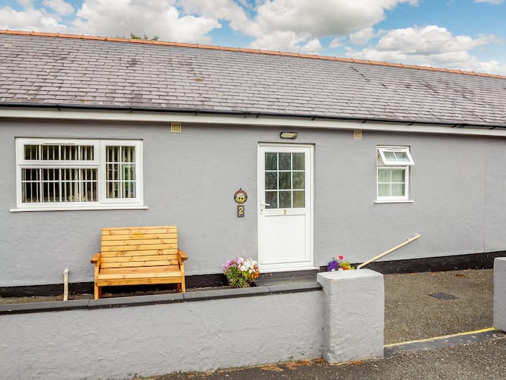 2 Black Horse Cottages - Beaumaris