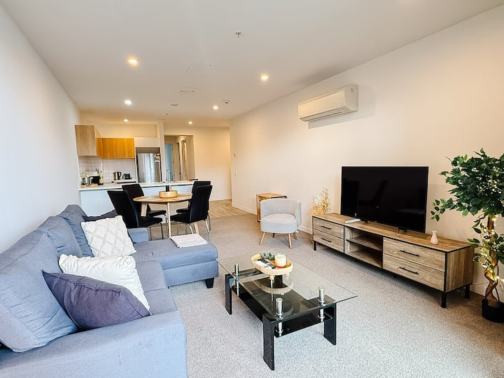 Opposite Stadium 2br Cbd With Parking - Christchurch