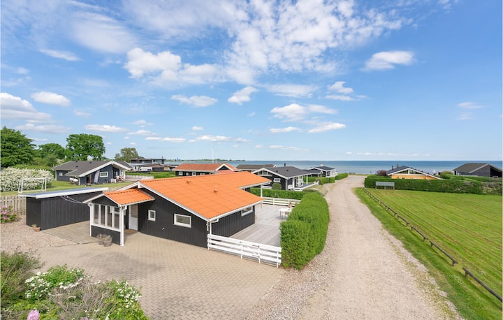Nice Home In Bjert With House Sea View - Kolding