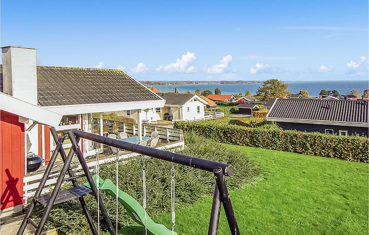 3 Bedroom Awesome Home In Sjølund - Kolding