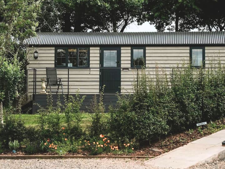 The Lodge - Bromsgrove
