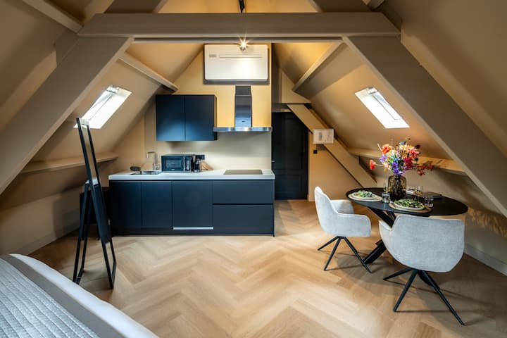 Appartement Entier Avec Services Au Centre De Bred - Breda