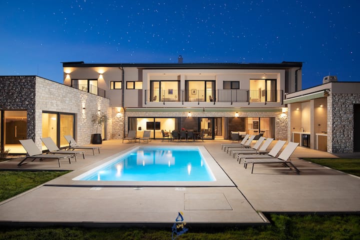 Luxurious New 5-br Villa With Private Pool & Sauna - Rovinj