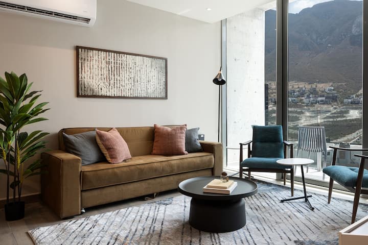 Scenic Mountain Stay W/ Pool, Gym, And Balcony - Santa Catarina, México