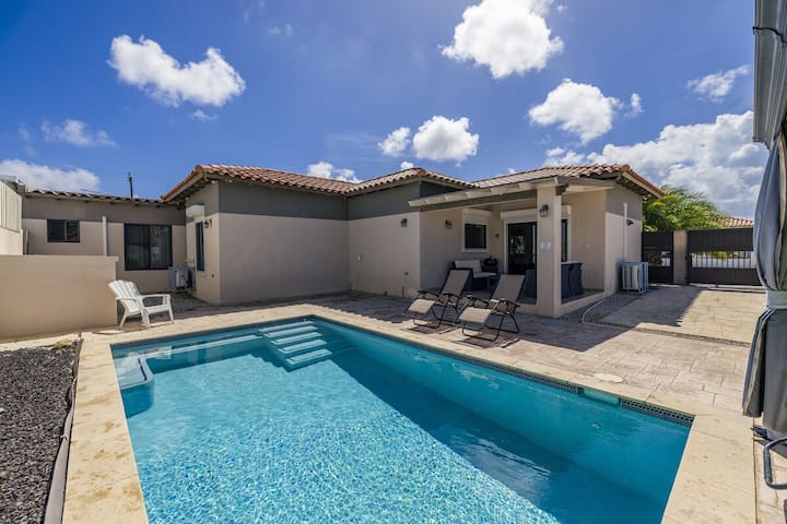 Charming Retreat W/ Private Pool Near Palm Beach - Aruba