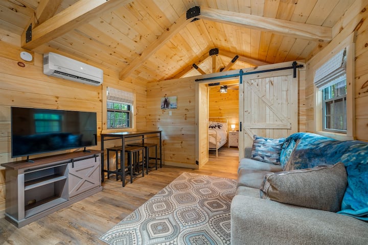 3 Cabins • Hot Tubs • Firepits • Sleeps 12 - Mentone, AL