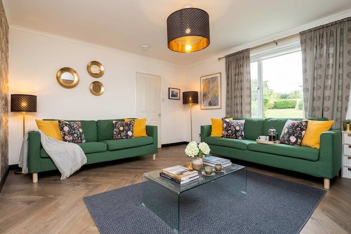 3br Peebles Home - Free Parking - Near Glentress - Innerleithen