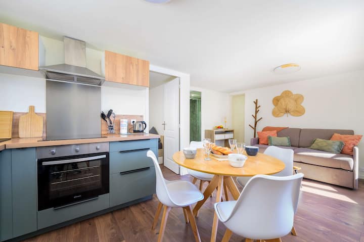 Lx235 Lumineux T2 Au Cœur Du Village Provençal, 4p - Villeneuve-Loubet