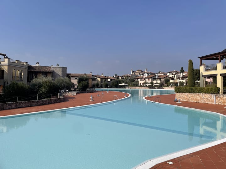 La Rocca Di Manerba Relaxing Pool By Bookinggarda - Manerba del Garda