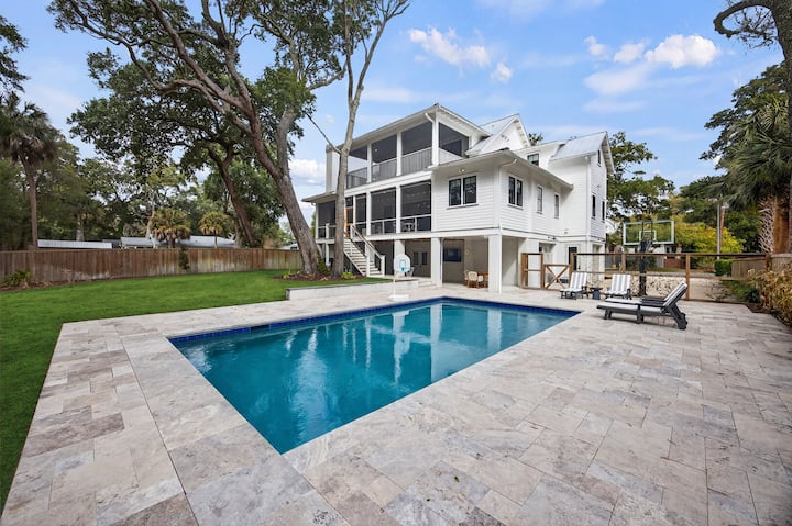 Luxury Island 6bd Home- Pool, Close To Rec Center! - Isle of Palms, SC