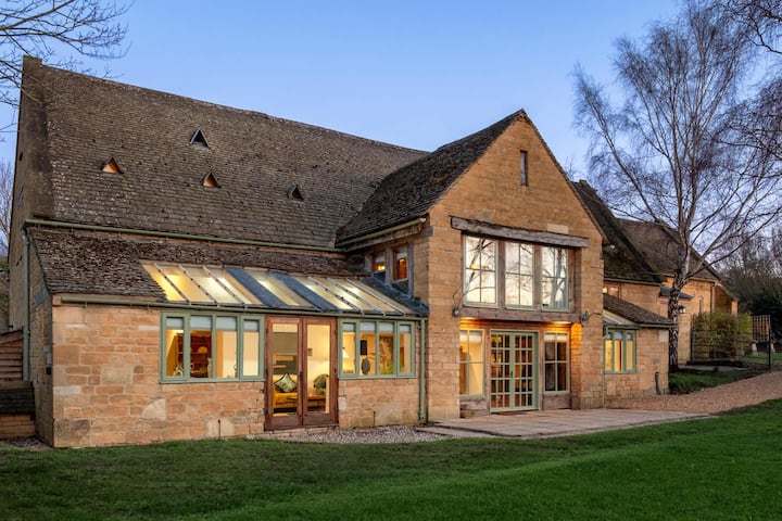 Willowberry Barn - Exclusive Home With Hot Tub - Oxfordshire