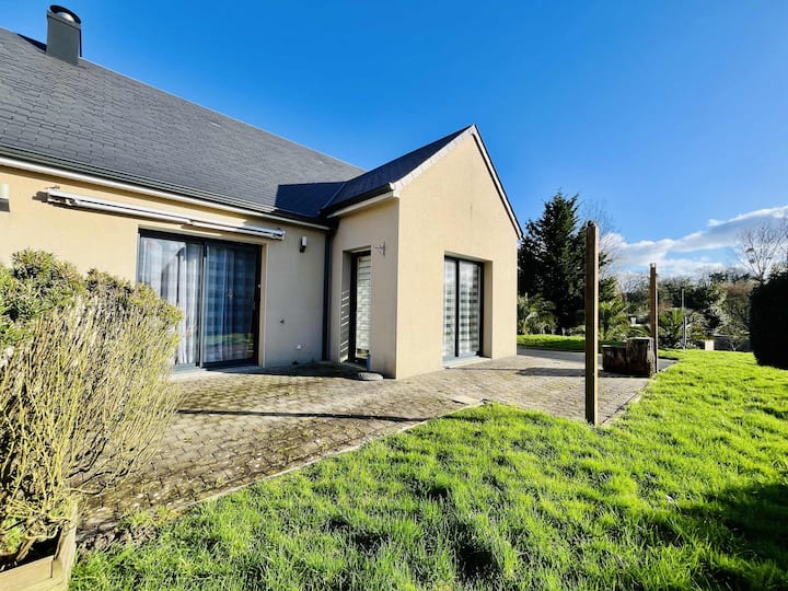La Montbourgeoise, Maison De Style Proche Du Bourg - Valognes
